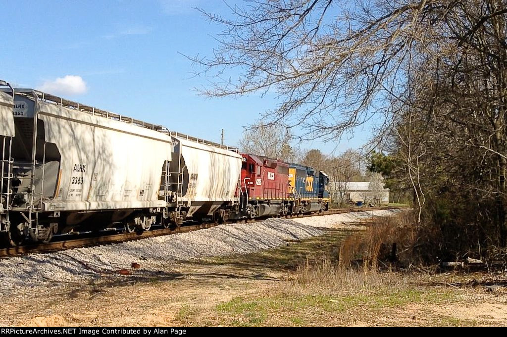 HLCX GP40 4225 and CSX GP40-2 6092